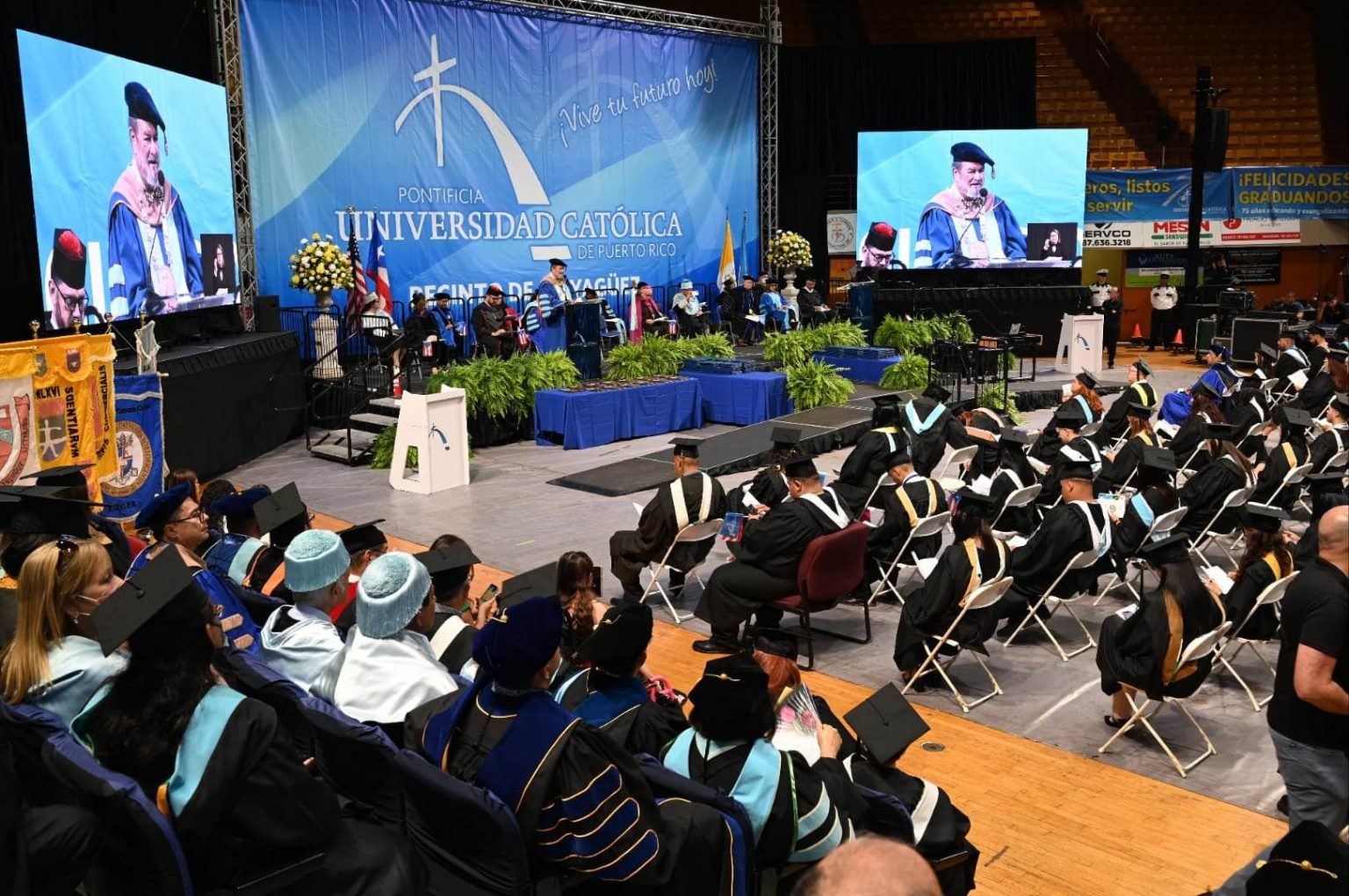 Inician las ceremonias de graduación de la Pontificia Universidad ...