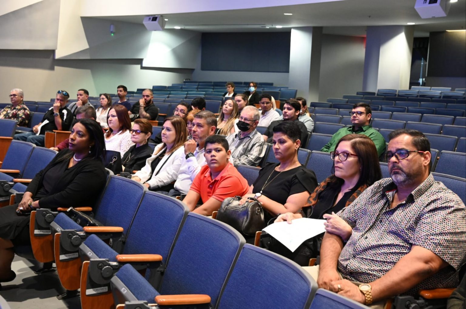 Escuela de Derecho recuerda la vida de Michael y María – Huellas del Futuro