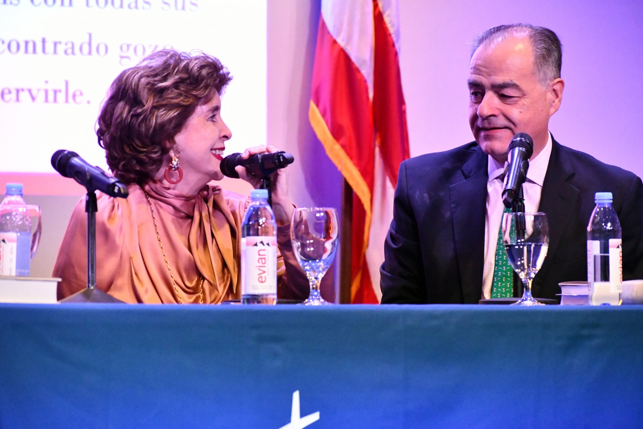 Memorias: Un recorrido histórico por la vida de Sila María Calderón ...